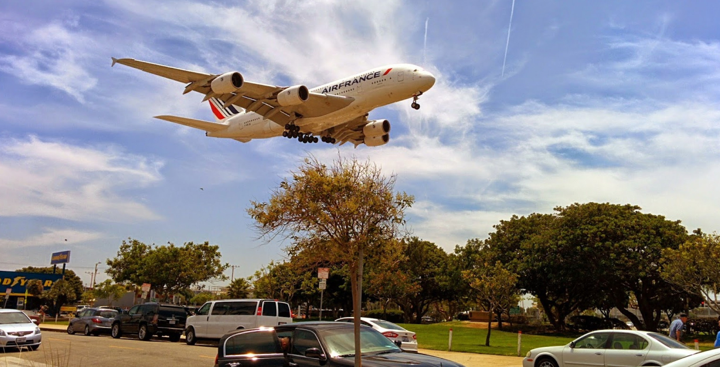 6 Best Places To Watch Planes Take Off And Land In The U.S.