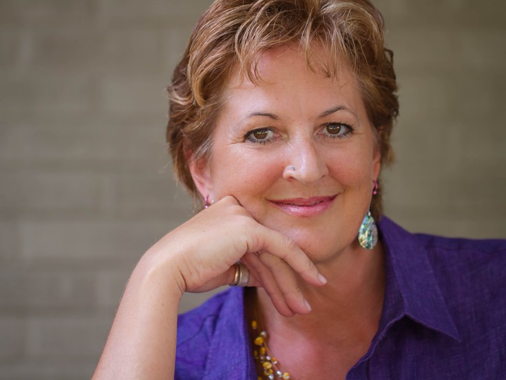 Interview With 'Empty Nestopia' Blogger Donna Long | TravelAwaits