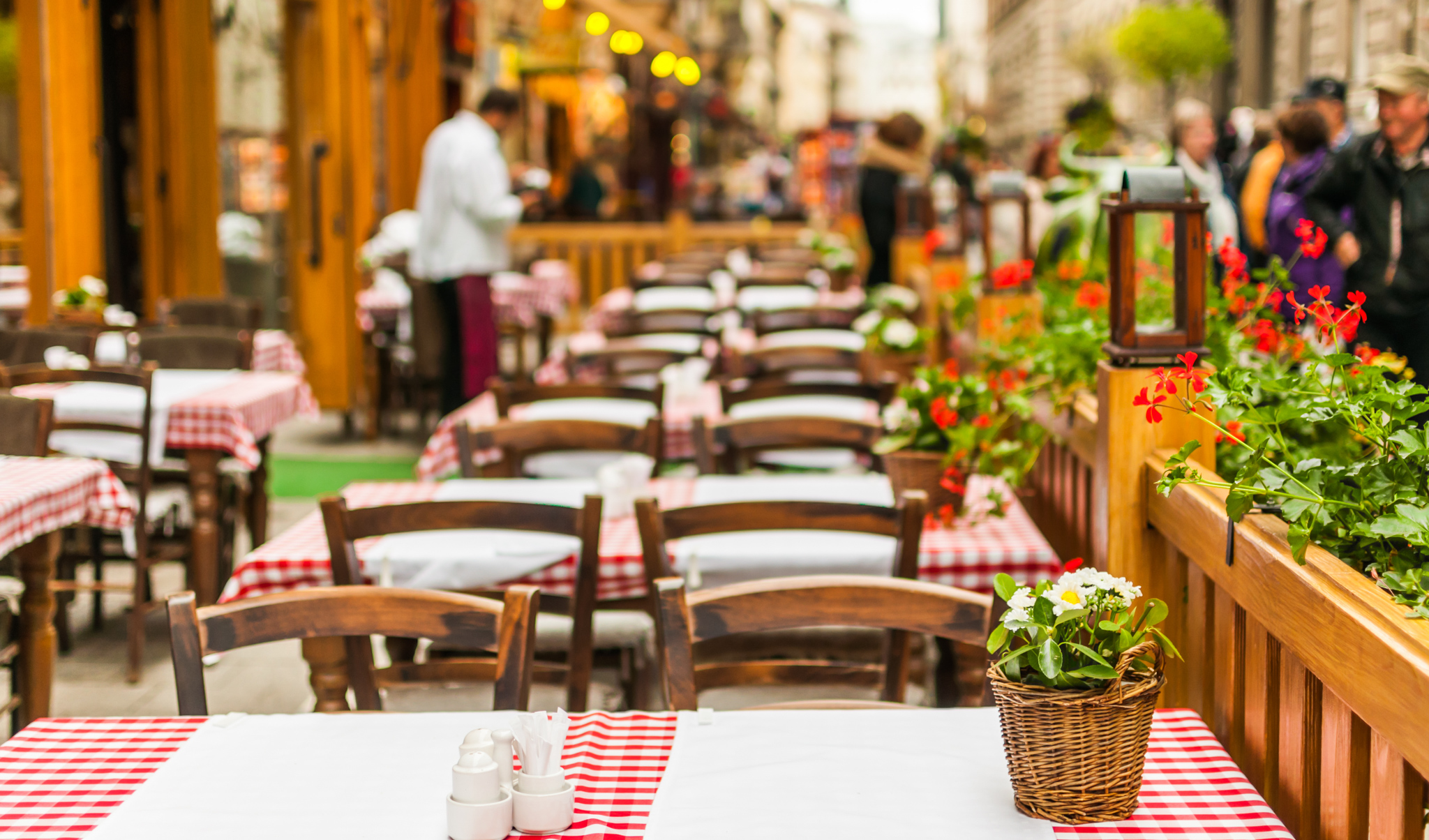 14 Tips For Finding The Best Food In Any Town | TravelAwaits