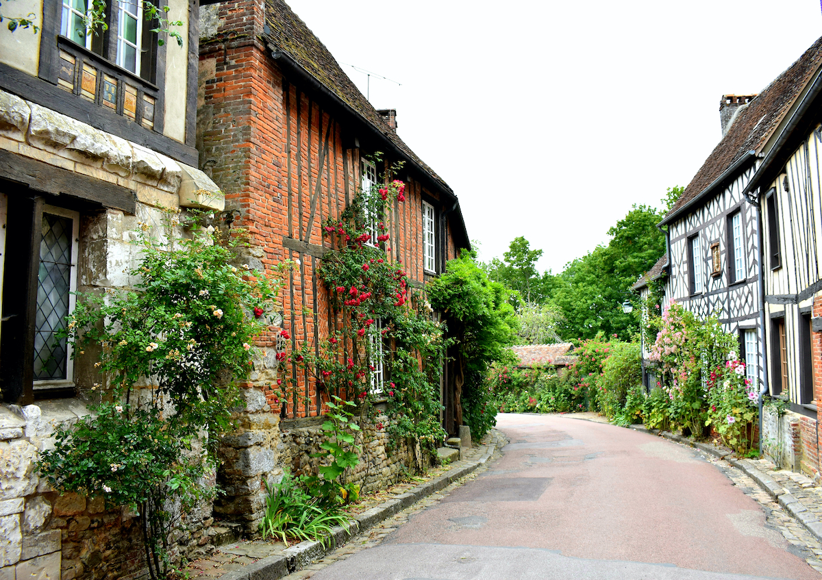 6 Gorgeous French Villages To Add To Your Travel List