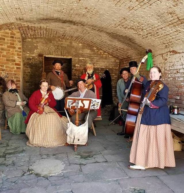 11 Best Things To Do Along Alabama's Gulf Coast During The Holidays