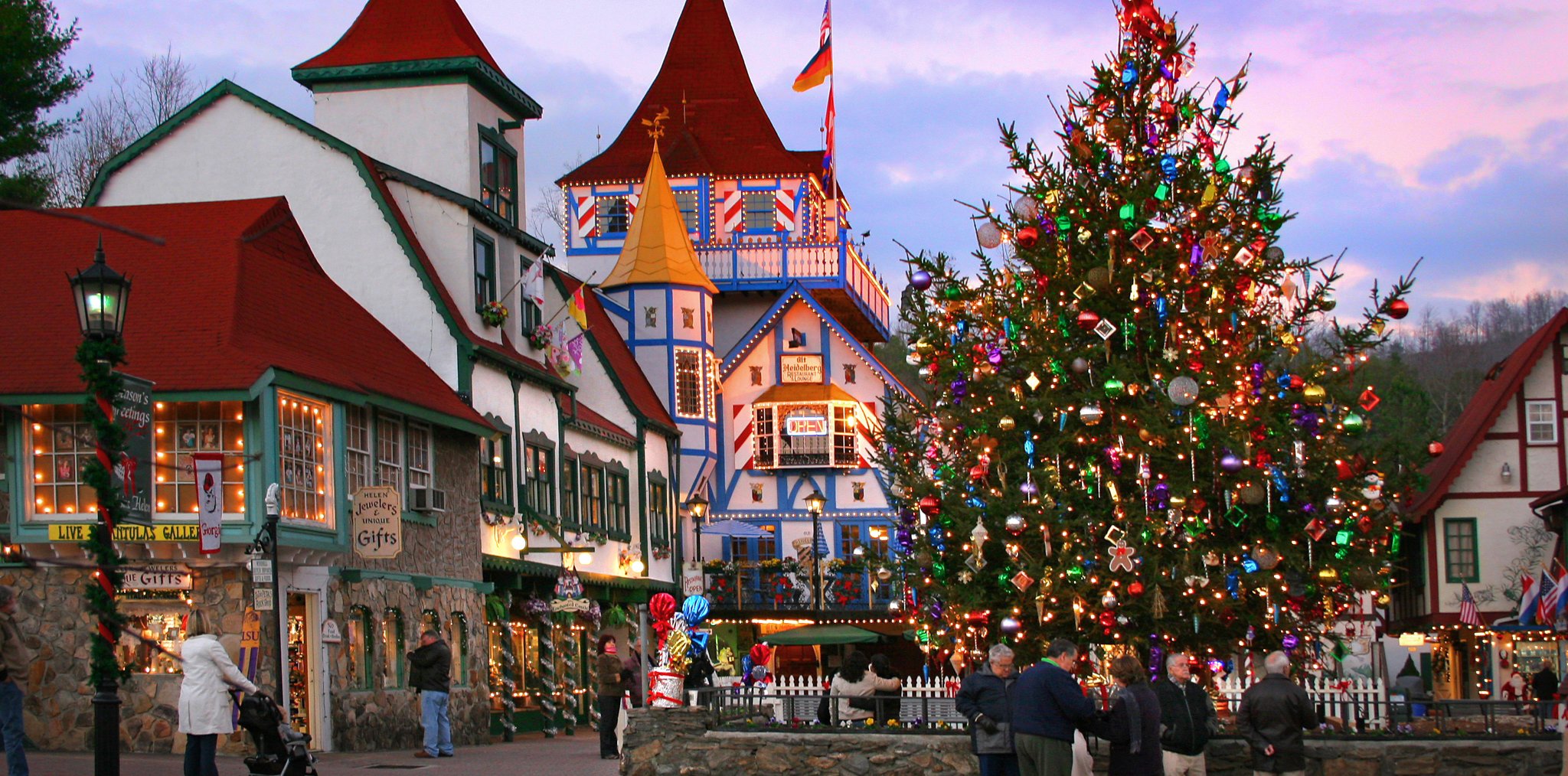 12 Best Small Town Christmas Markets In The U.S. | TravelAwaits