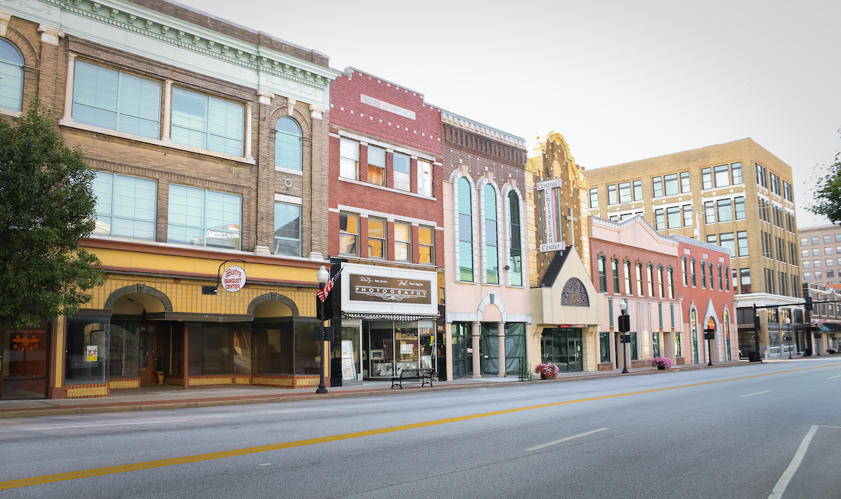 6 Big Missouri Towns With A Small-Town Feel | TravelAwaits