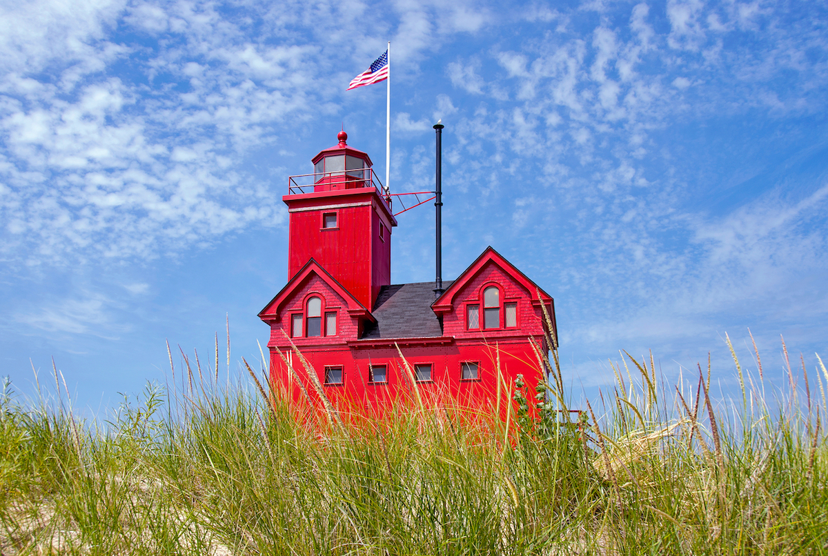 7 Beautiful Lighthouses To Visit On Michigan’s West Coast