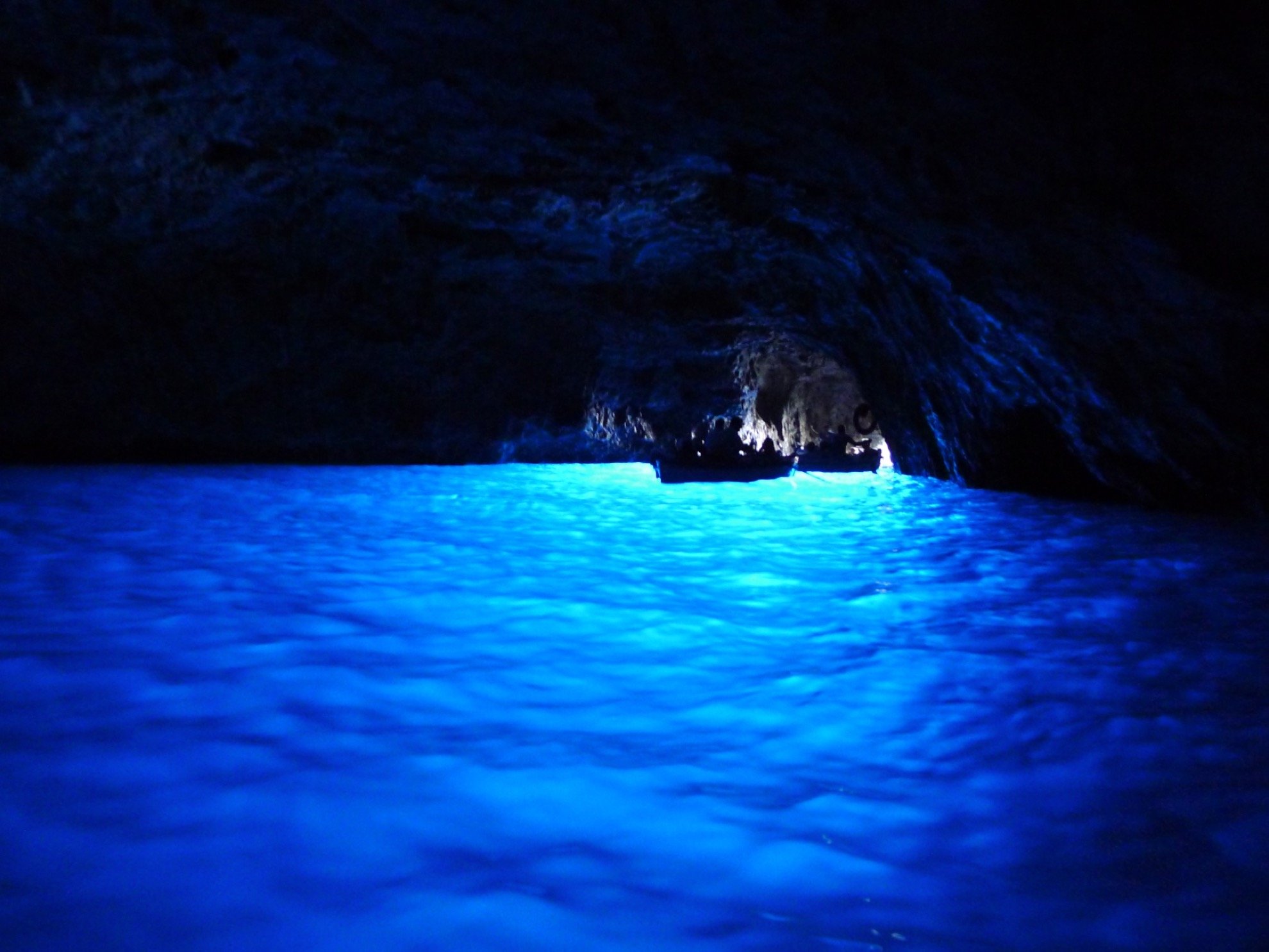 How To Visit The Blue Grotto In Italy