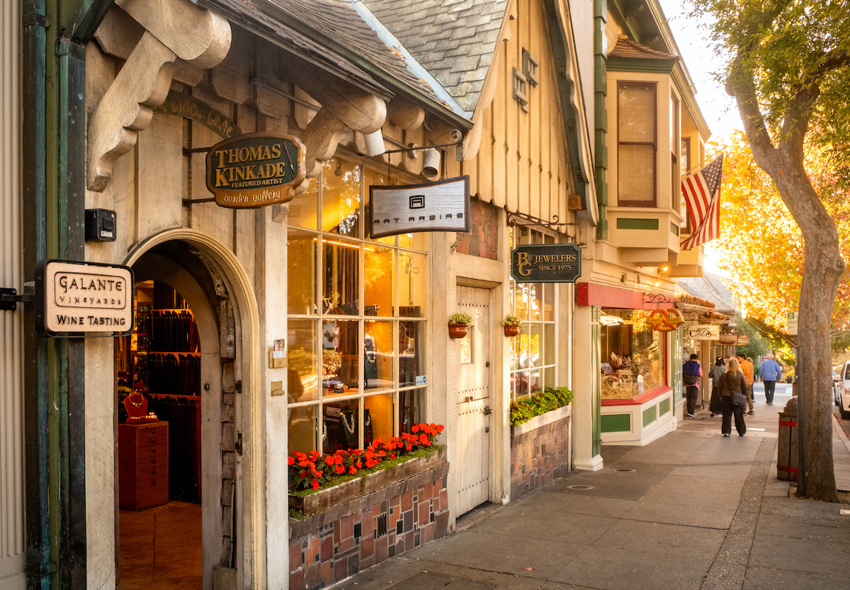 10 Quaint Towns On California's Coast | TravelAwaits