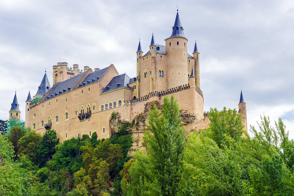 Alcazar De Segovia: The Magnificent Spanish Castle That Inspired Disney ...