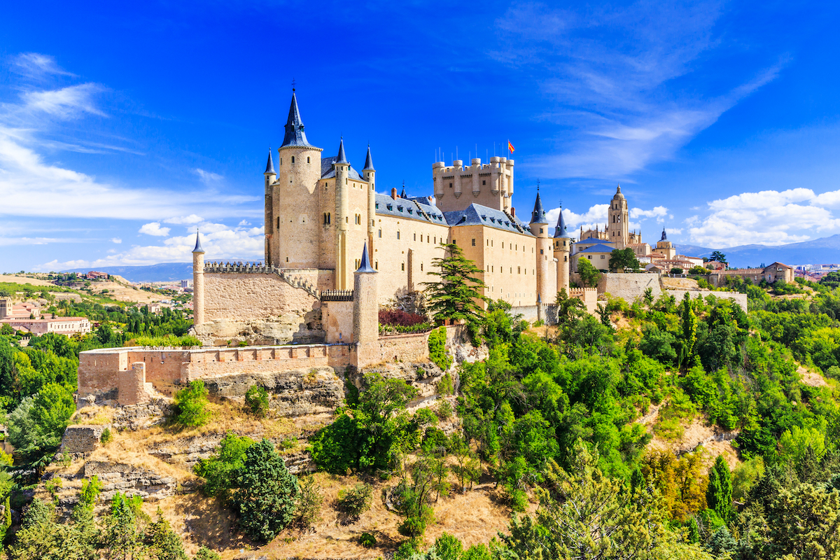 Alcazar De Segovia: The Magnificent Spanish Castle That Inspired Disney ...