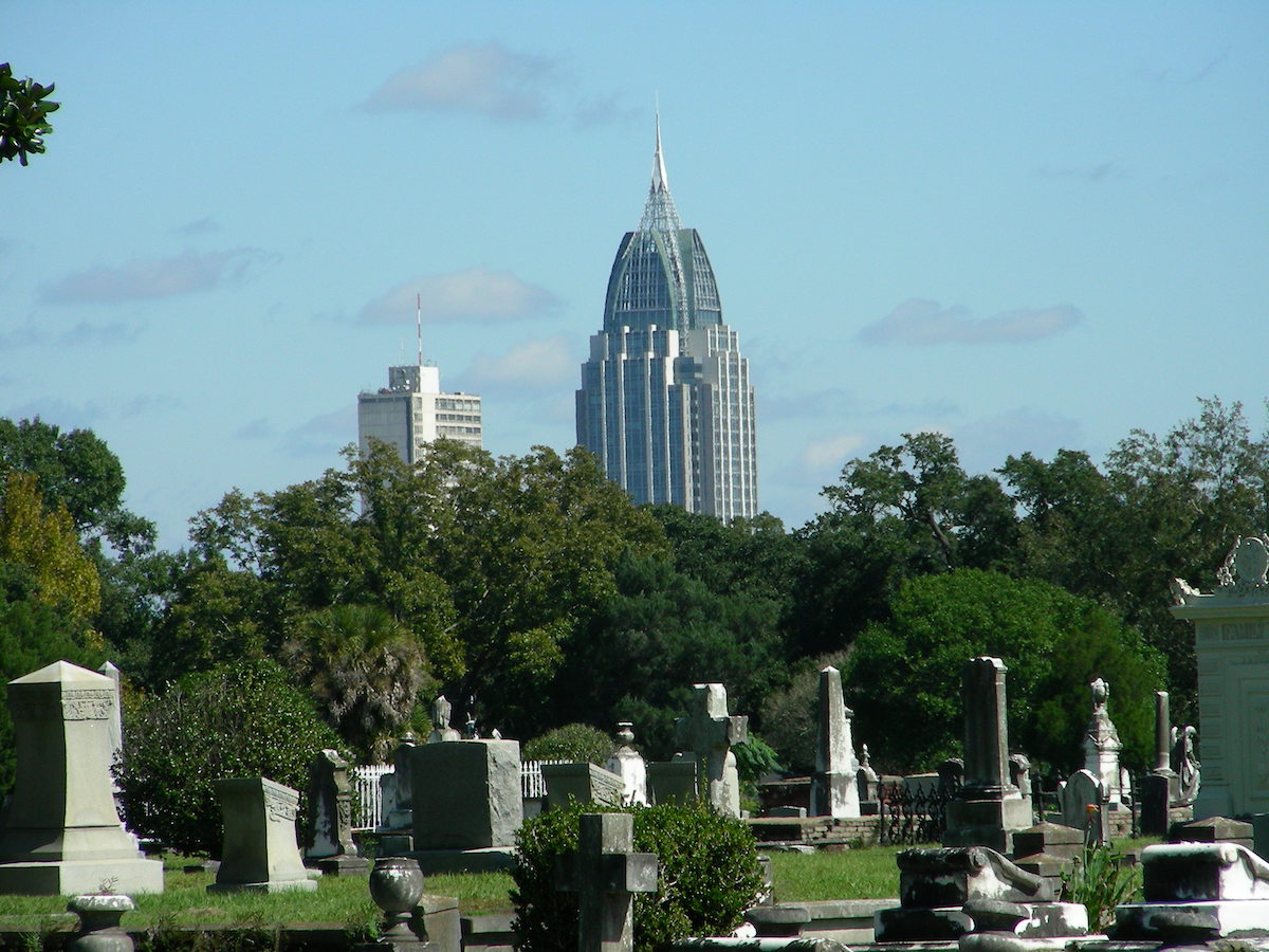 6 Fascinating Historic Walking Tours In Alabama