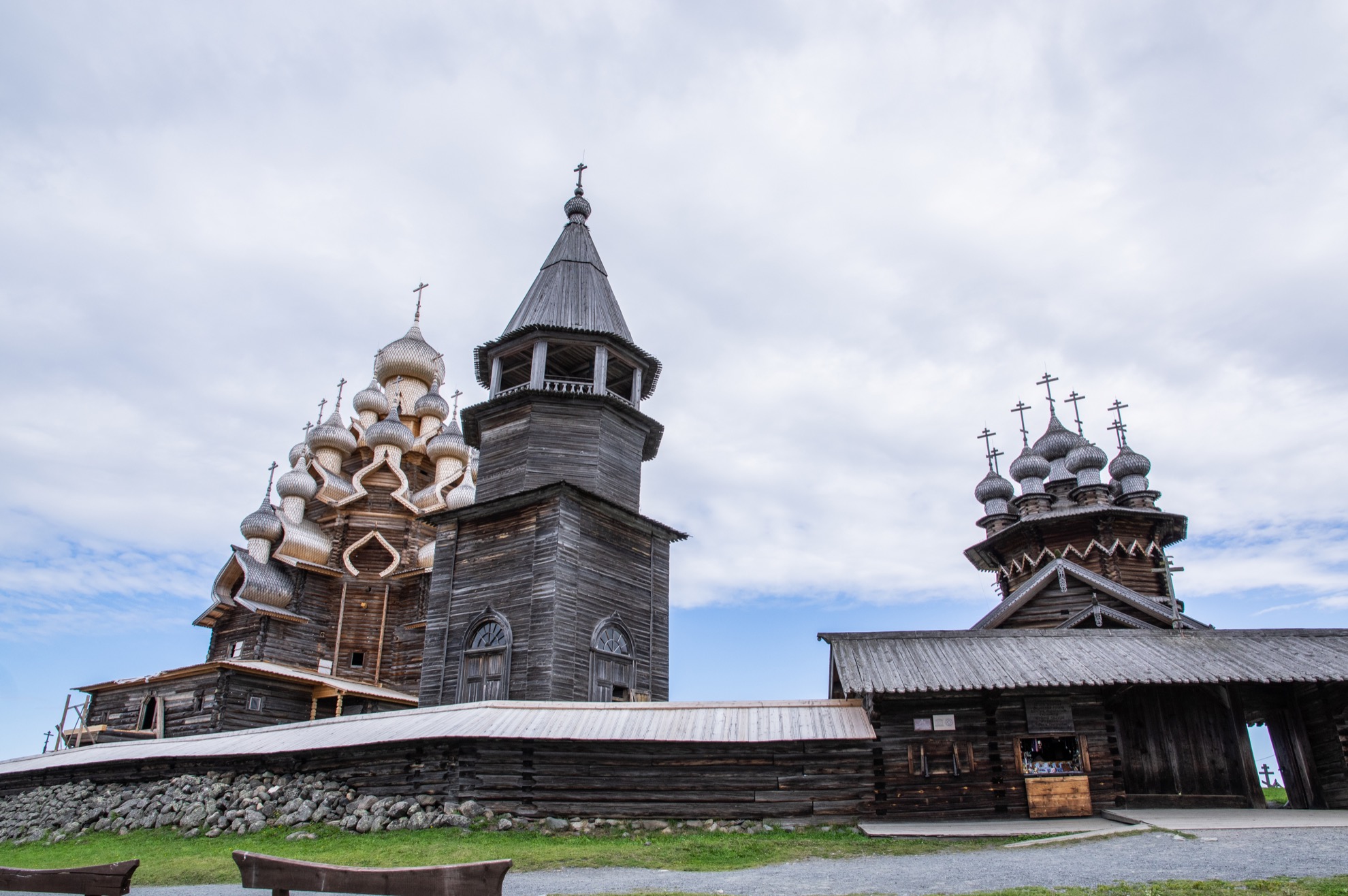 Meet Kizhi Pogost, The Site Of Russia's Beautiful Wooden Churches ...