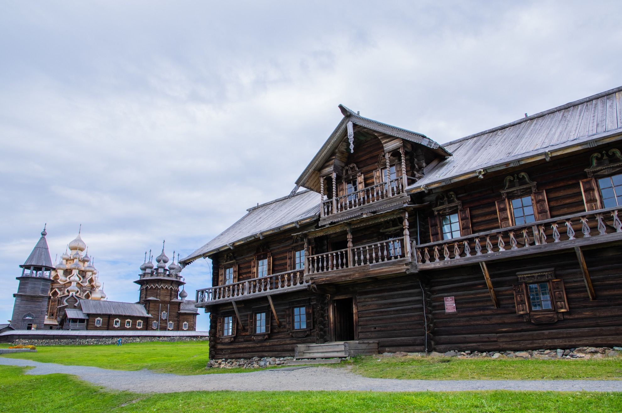 Meet Kizhi Pogost, The Site Of Russia's Beautiful Wooden Churches ...