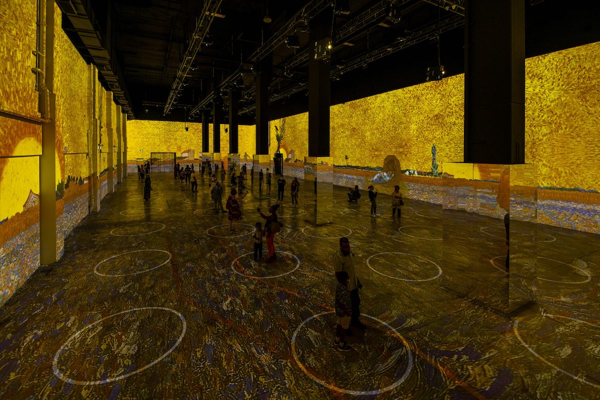 Immersive Van Gogh Exhibit Coming To Chicago In 2021 | TravelAwaits