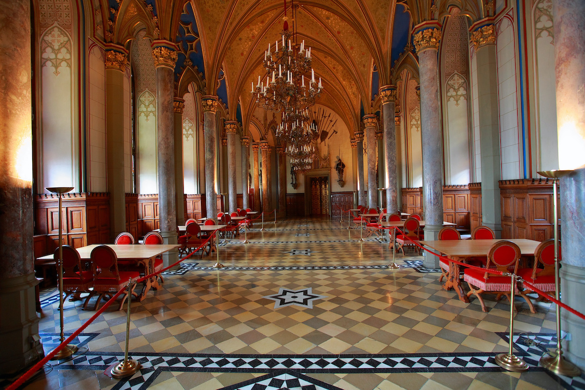 15 Top Tips For Touring Historic Neuschwanstein Castle Travelawaits