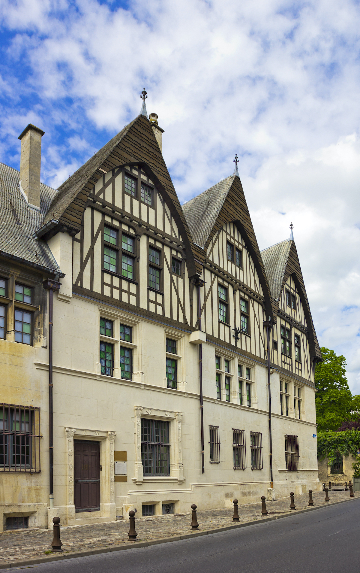 8 Amazing Historic Sites To Experience In Reims | TravelAwaits