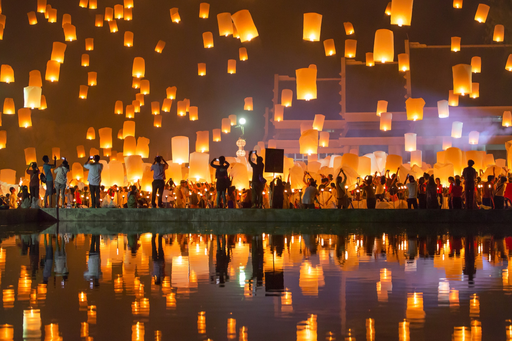 7 Quick Facts About Thailand’s Yi Peng Lantern Festival | TravelAwaits