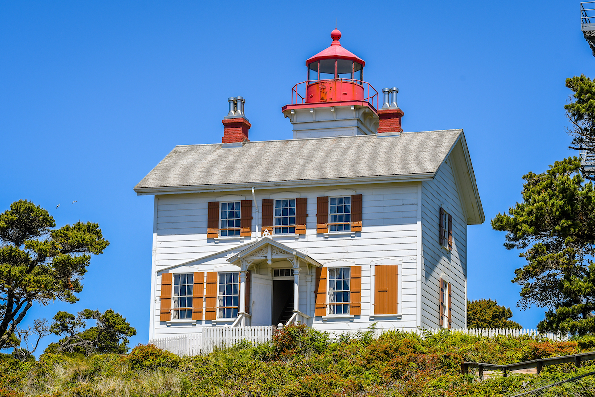 7 Historic Lighthouses To Visit Along Oregon’s Coast