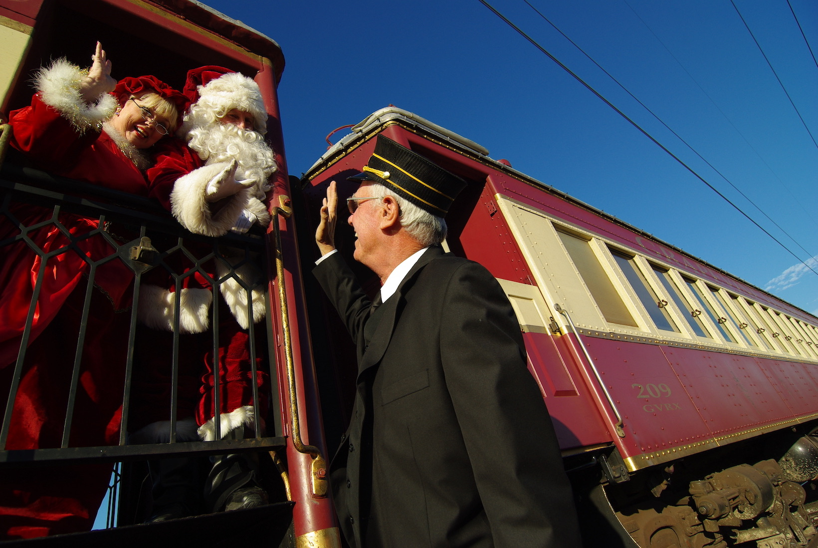 8 Magical Christmas Train Rides To Experience In The U.S. | TravelAwaits