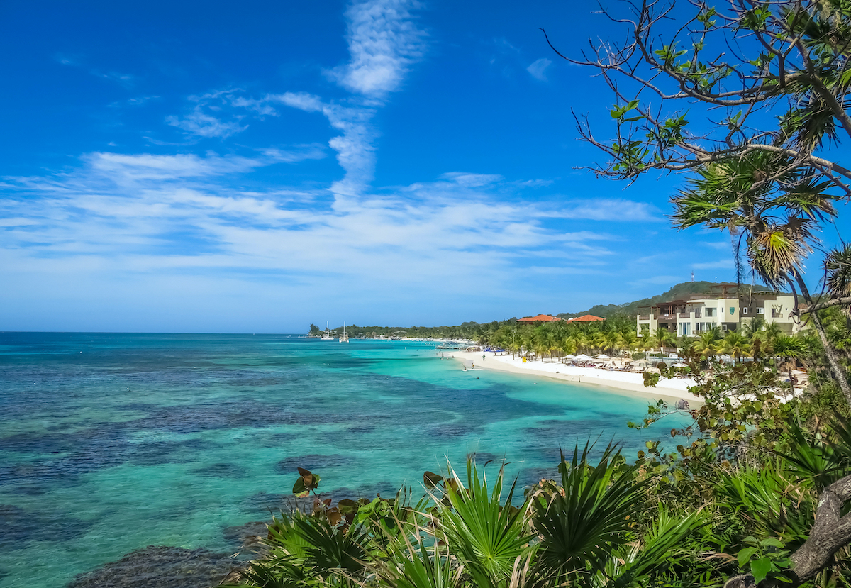 The Roatan All-Inclusive Resort Perfect For The Whole Family | TravelAwaits