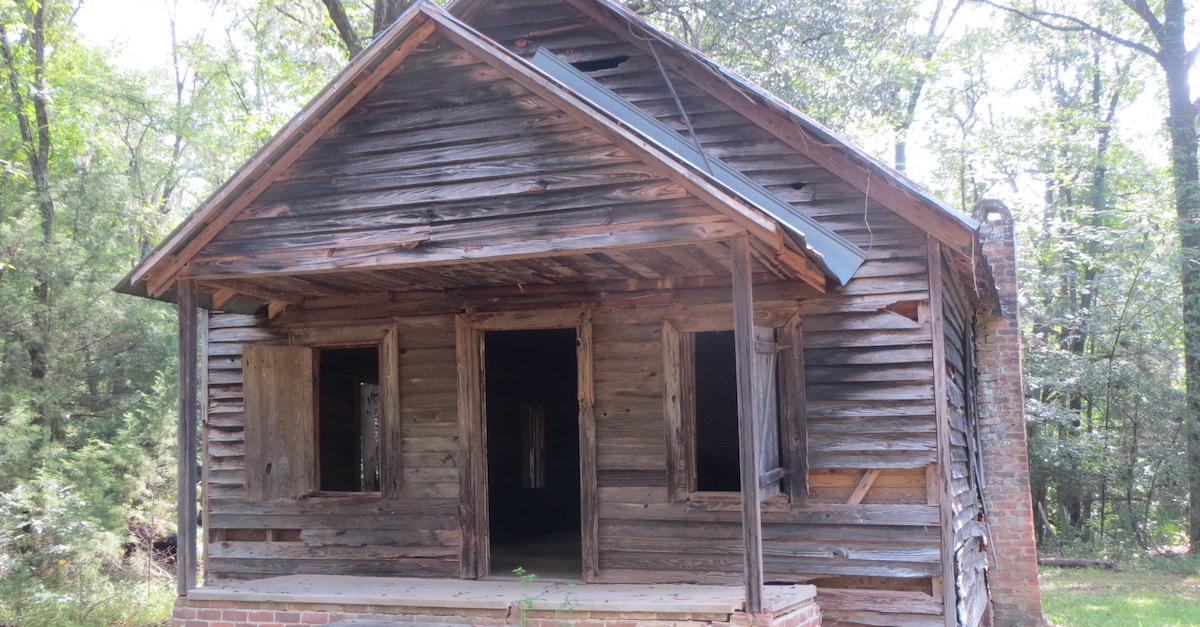 6 Haunted Hikes To Explore In Alabama | TravelAwaits