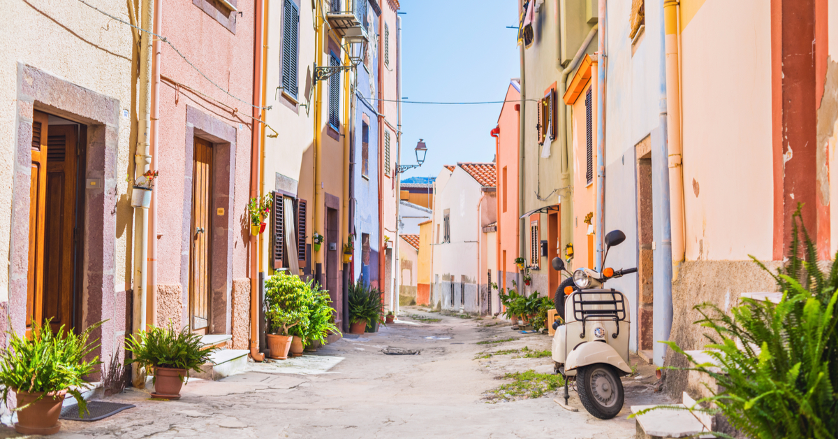 8 Essential Tips For Driving In Italy | TravelAwaits