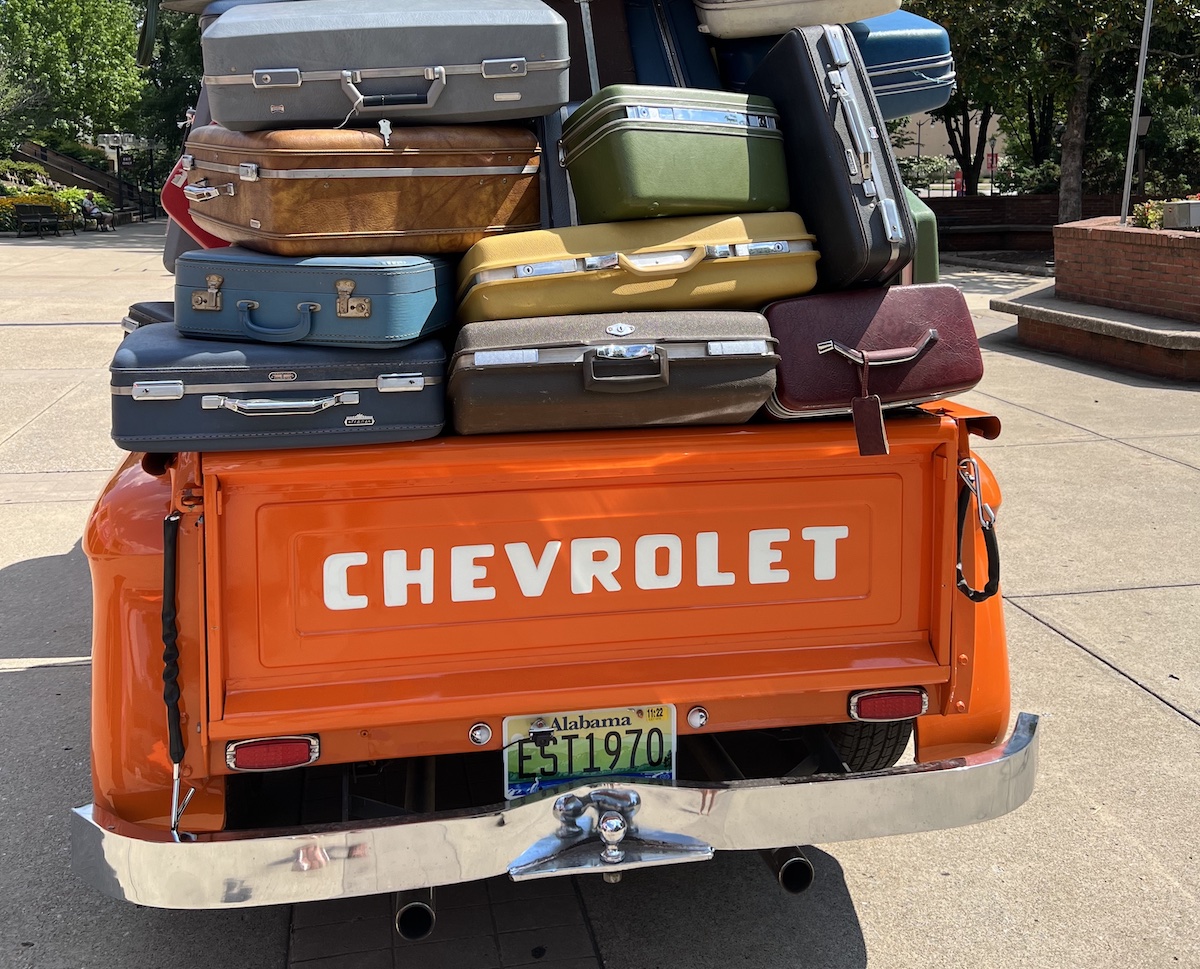 Unclaimed Baggage Store Is Taking Passengers’ Lost Luggage On The Road ...