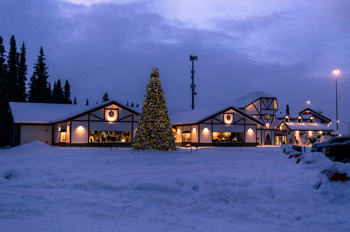 6 Alaska Towns That Make The Last Frontier First In Holiday Cheer ...