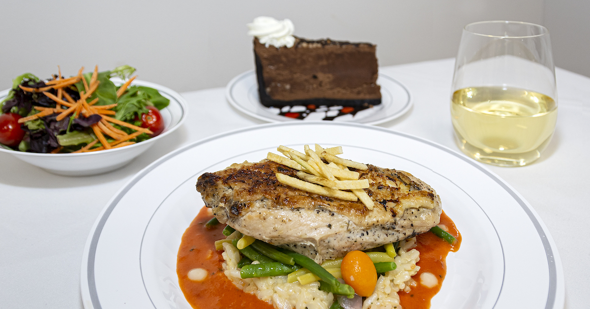 Amtrak Offering Traditional Dining On Select Trains — How To Enjoy ...